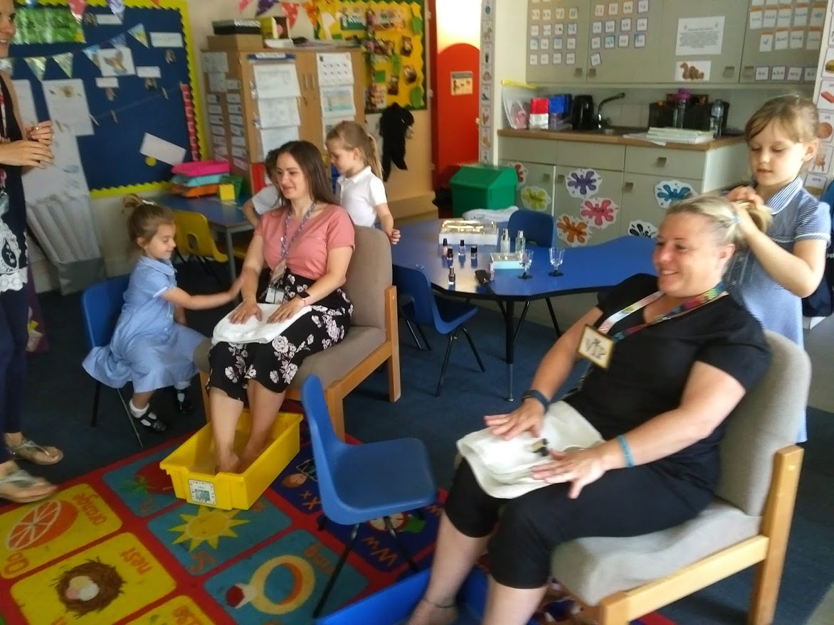 Thetford primary school celebrates support staff ‘stars’ | Article ...